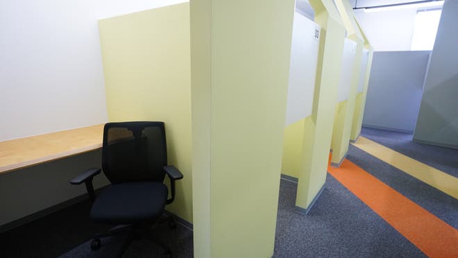 <ハニーコムコム稲毛 ワークNo.8>半個室のコワーキングスペース💻声出し不可🚫光回線Wi-Fi📶電源🔌テレワーク/自習の写真4