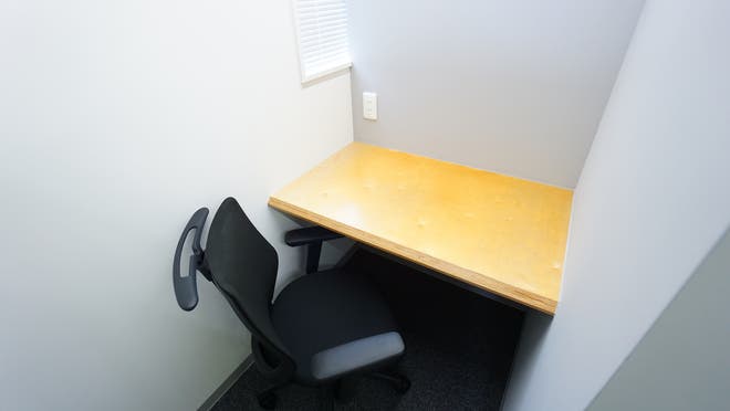 <ハニーコムコム稲毛 ワークNo.9>半個室のコワーキングスペース💻声出し不可🚫光回線Wi-Fi📶電源🔌テレワーク/自習の写真7