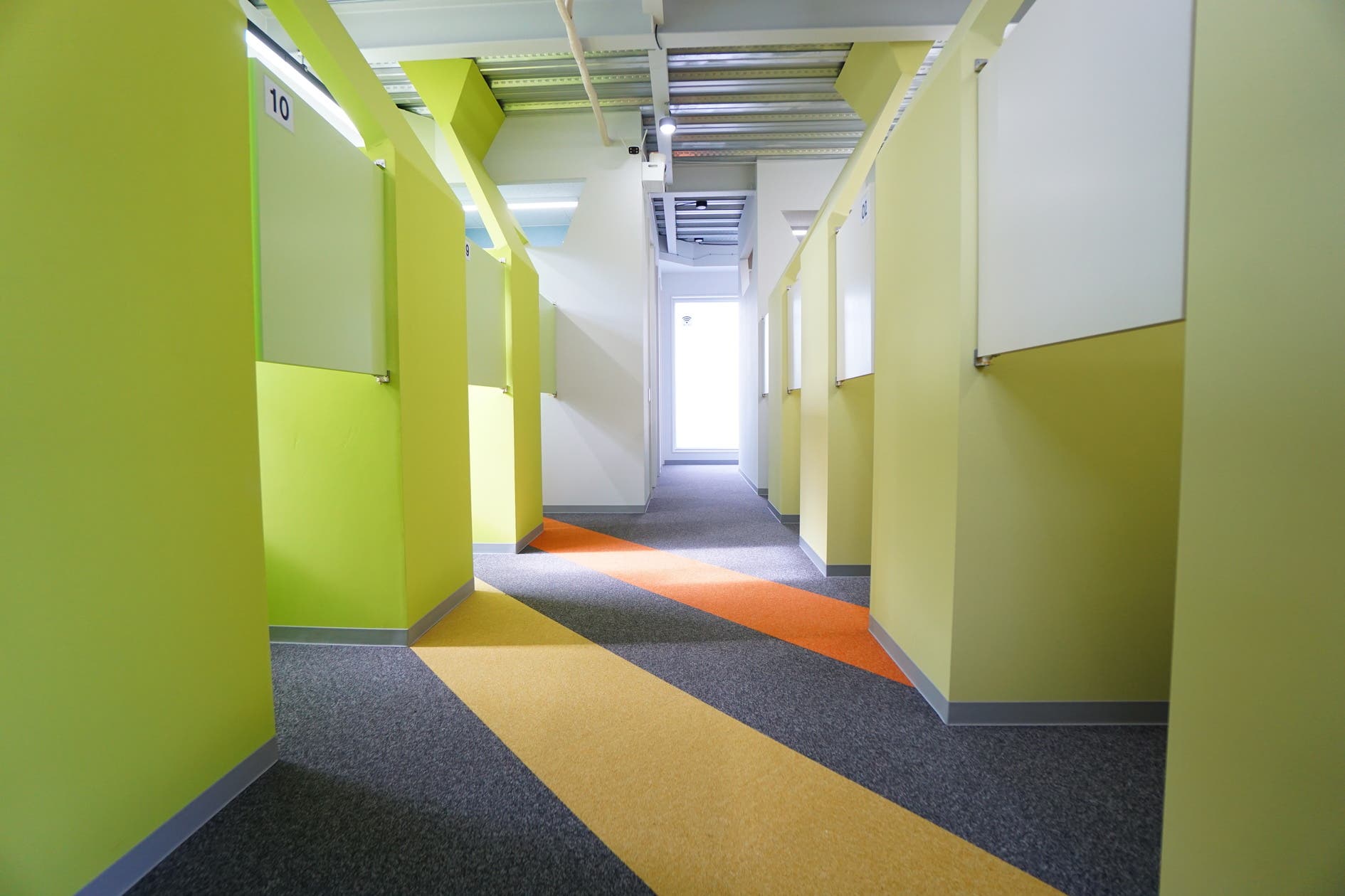 ＜ハニーコムコム稲毛 ワークNo.3＞半個室のコワーキングスペース💻声出し不可🚫光回線Wi-Fi📶電源🔌テレワーク/自習の写真15