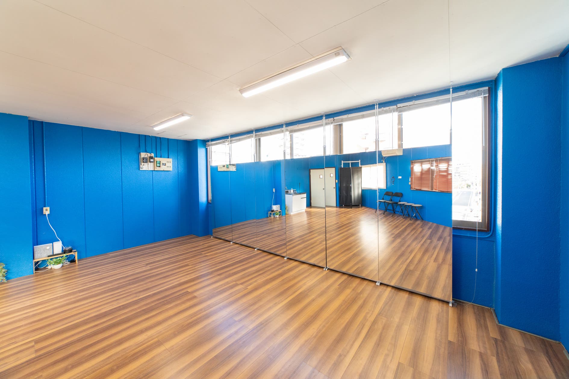 【★オープン価格★】熊谷駅徒歩5分★ダンスができるレンタルスタジオ【24時間営業】全長4.8mの大型鏡設置！の写真4