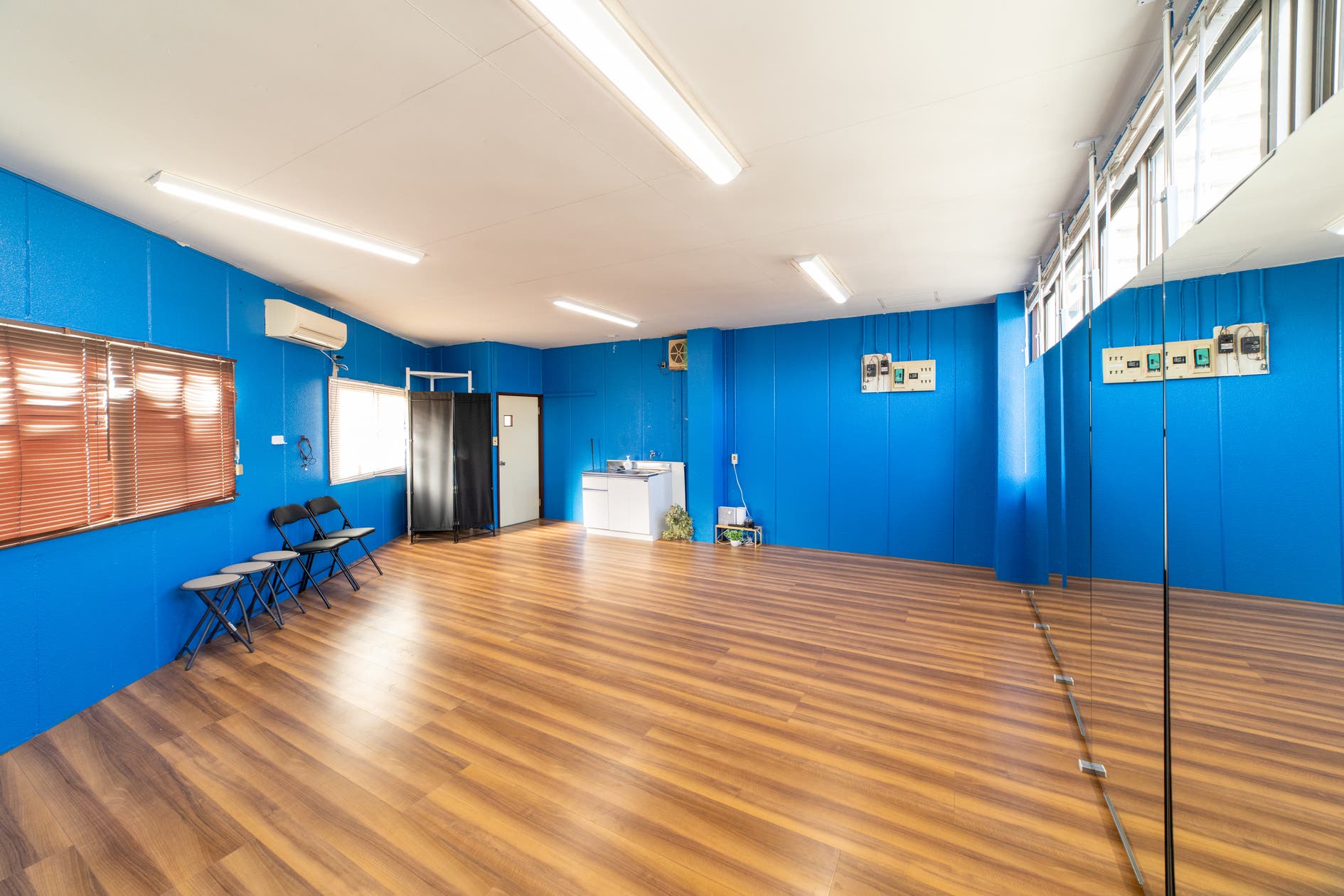 【★オープン価格★】熊谷駅徒歩5分★ダンスができるレンタルスタジオ【24時間営業】全長4.8mの大型鏡設置！の写真5