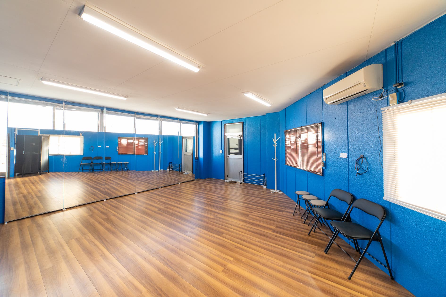 【★オープン価格★】熊谷駅徒歩5分★ダンスができるレンタルスタジオ【24時間営業】全長4.8mの大型鏡設置！の写真8