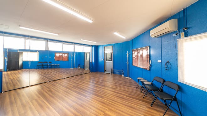 【★オープン価格★】熊谷駅徒歩5分★ダンスができるレンタルスタジオ【24時間営業】全長4.8mの大型鏡設置!の写真8