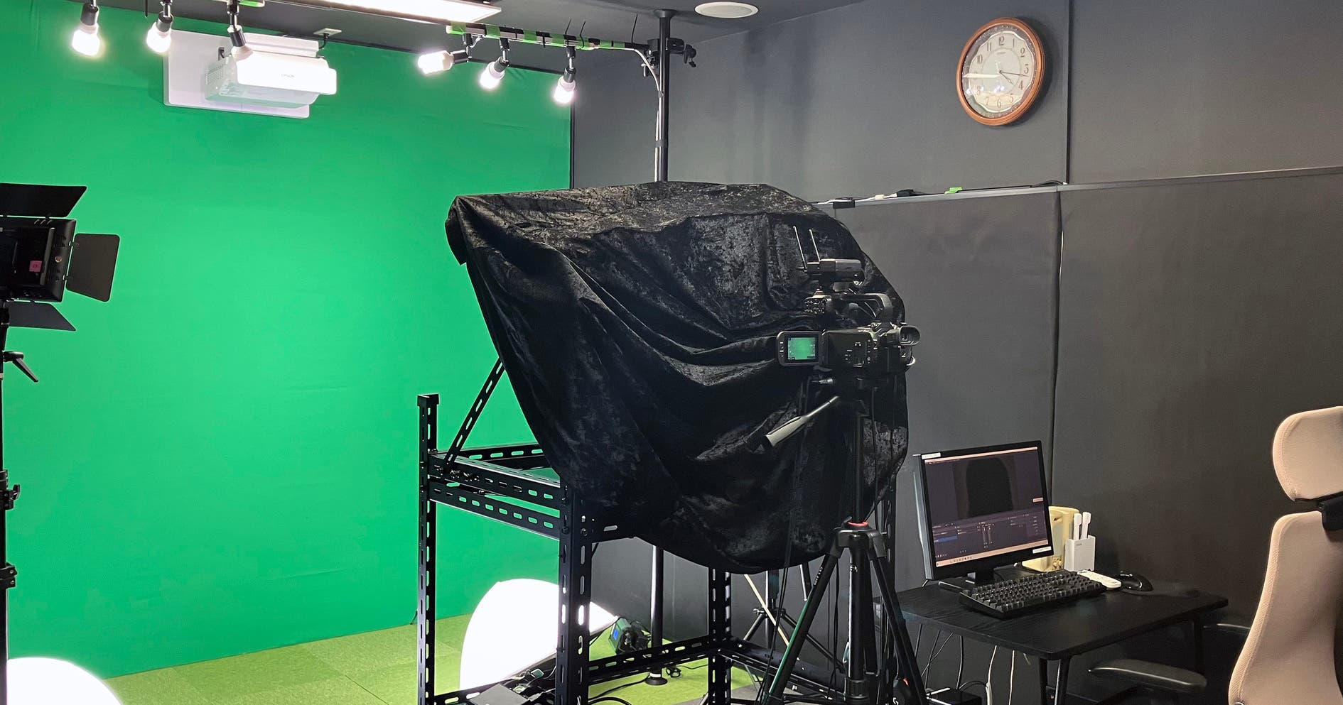 【三田駅徒歩4分】セミナー撮影/研修収録/スタジオ撮影/教材収録/クロマキー/電子黒板での収録に最適な撮影スタジオ！の写真1