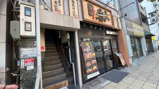 日本橋駅徒歩1分の利便性。低価格&完全個室の会議室。テーブルレイアウト変更可。商談、テレワーク、面接、自習室、撮影、娯楽室としての写真10