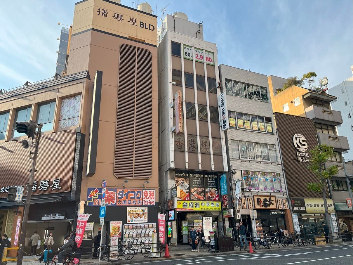 日本橋駅徒歩１分の利便性。低価格＆完全個室の会議室。テーブルレイアウト変更可。商談、テレワーク、面接、自習室、撮影、娯楽室としての写真9