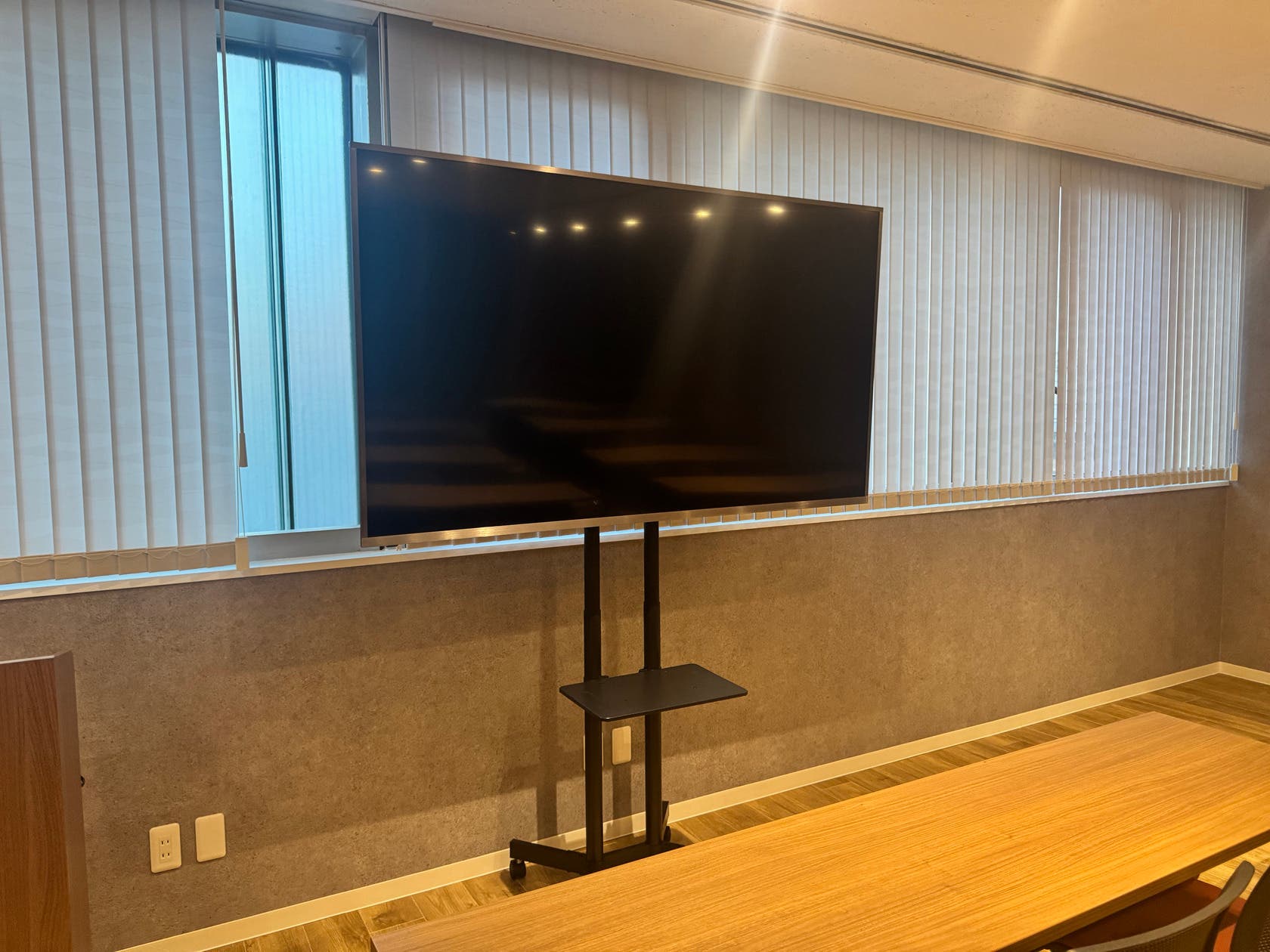 70インチ4Kディスプレイの画像1