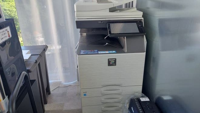 【鍵付き2名個室】西新宿五丁目駅徒歩4分!フリードリンク/Wi-Fi/充電器/テレワークやWeb会議に最適の写真3