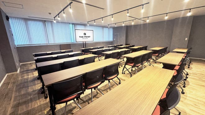 駅直結!新橋駅徒歩1分|最大51名|セミナー講演、懇親会、勉強会に最適!|セミナールーム『チャップリン』の写真3