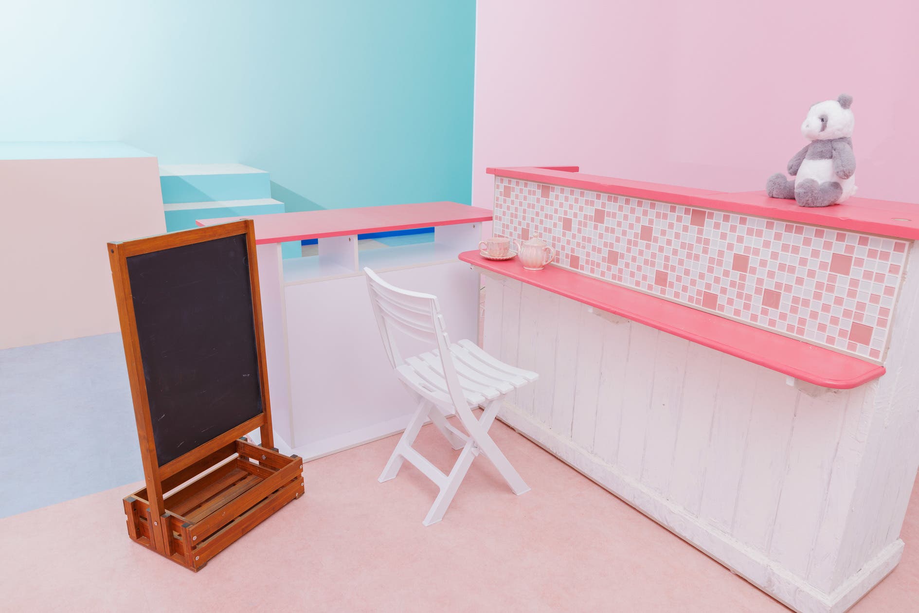 真っ白カフェ風のレンタルスペース！撮影、物販、一日カフェなんでも出来ます！船場センタービル内なので交通アクセス抜群！の写真4