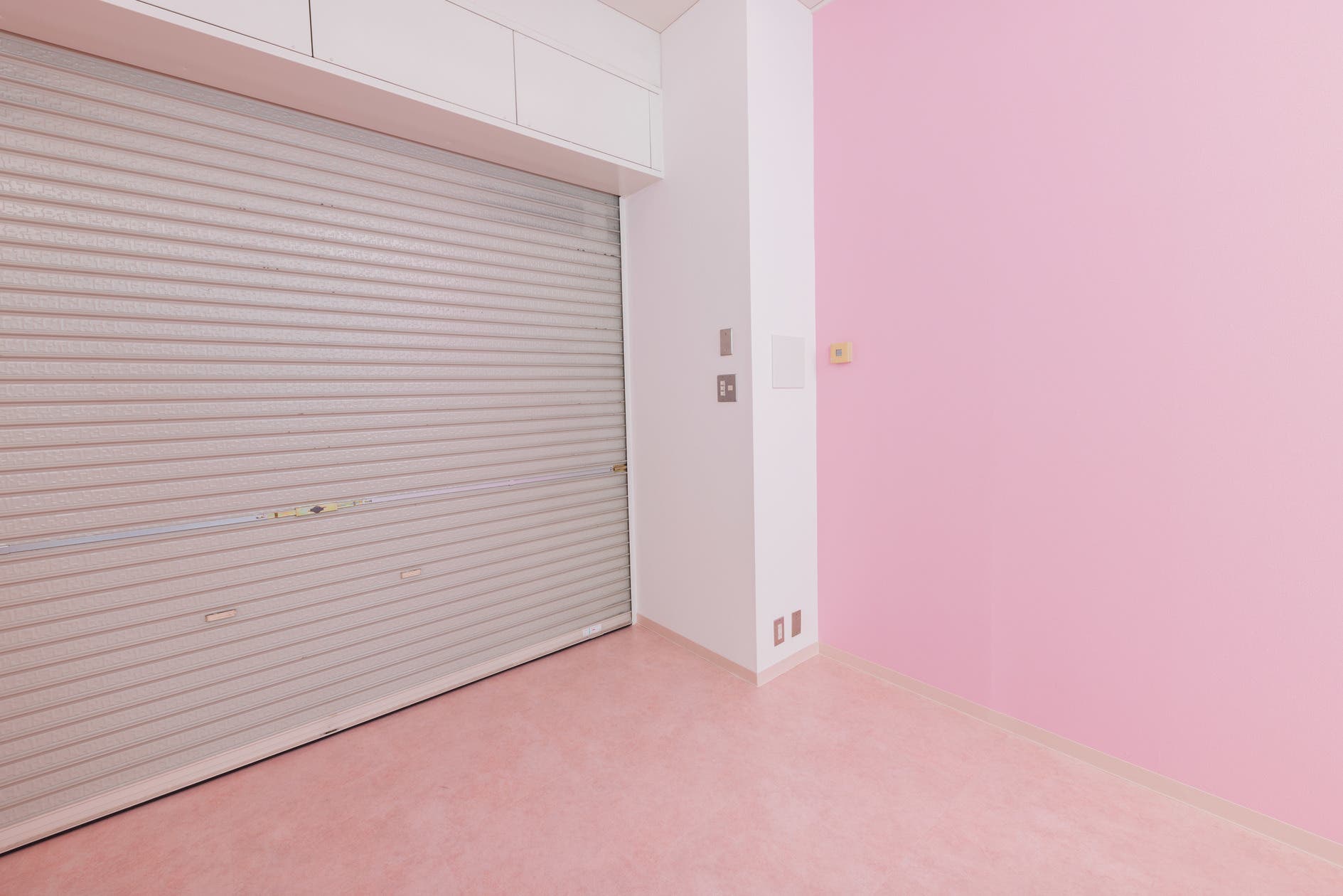 真っ白カフェ風のレンタルスペース！撮影、物販、一日カフェなんでも出来ます！船場センタービル内なので交通アクセス抜群！の写真8