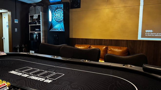【FAMILYPOT 飯田橋店】駅徒歩5分 本格ポーカーテーブル、カラオケ、ダーツ、シーシャもあるパーティ向けバリ風スペースの写真10