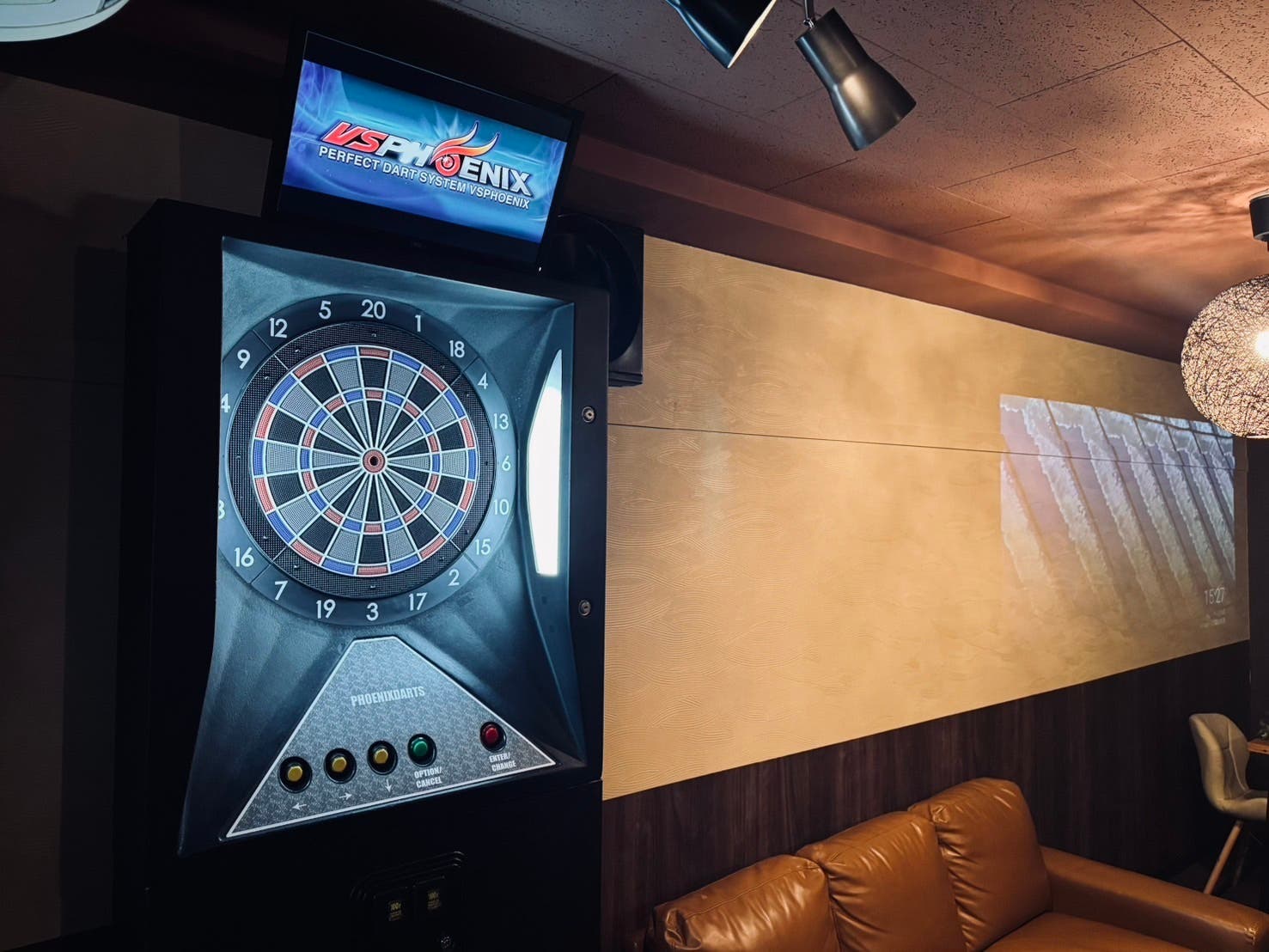 【FAMILYPOT 飯田橋店】駅徒歩5分 本格ポーカーテーブル、カラオケ、ダーツ、シーシャもあるパーティ向けバリ風スペースの写真11