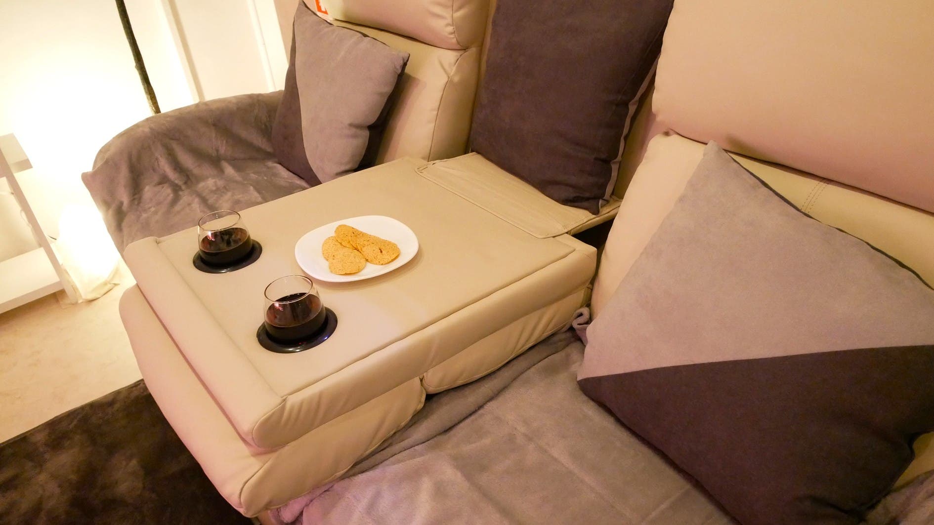 映像と音。映画館級プロジェクターのプライベートシアタールーム｜当日予約可｜アニメや映画鑑賞・おうちデート・推し活・クリスマスの写真11