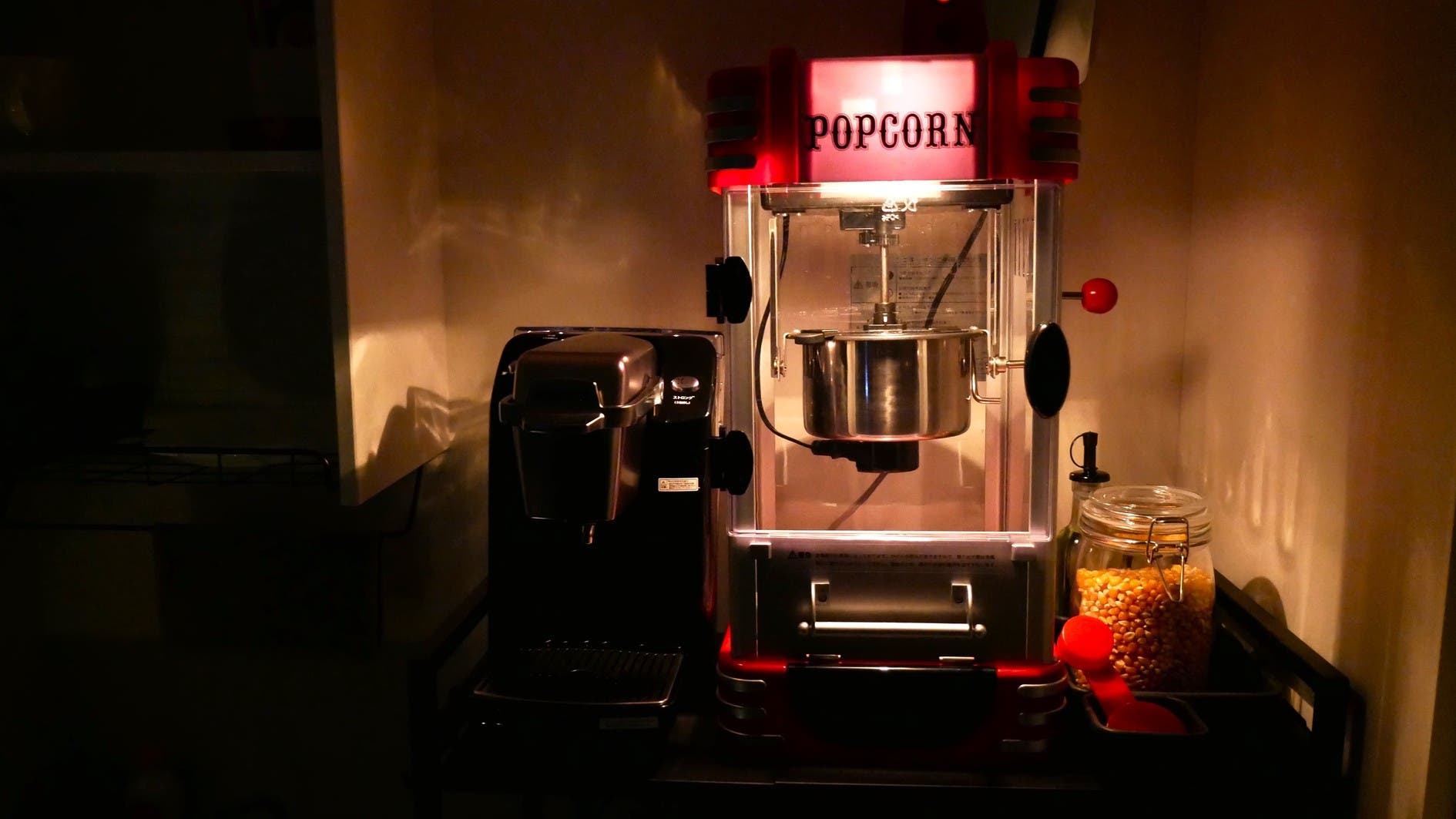 映像と音。映画館級プロジェクターのプライベートシアタールーム｜当日予約可｜アニメや映画鑑賞・おうちデート・推し活・クリスマスの写真14