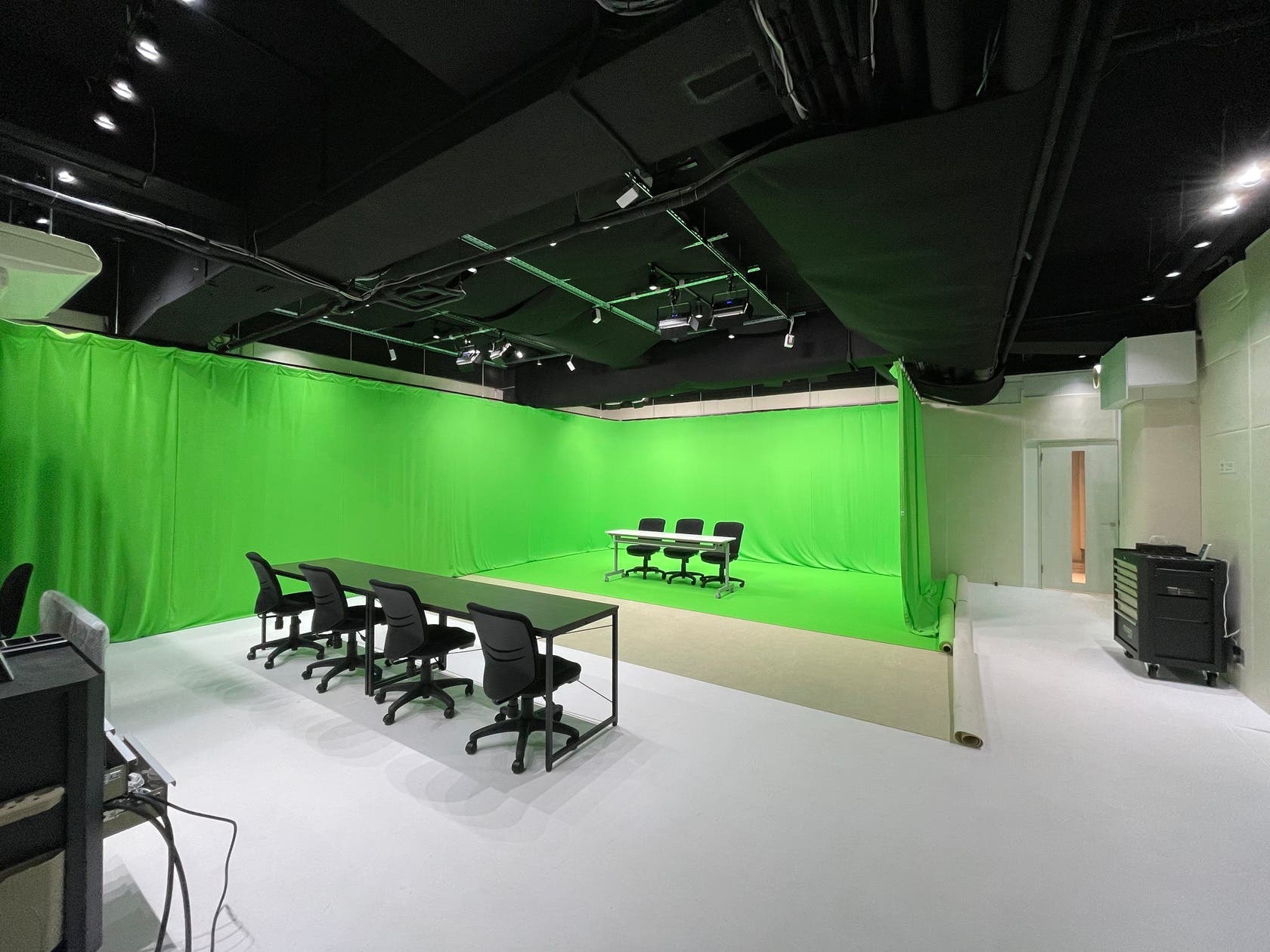 【山手線】鶯谷駅から徒歩9分│洗練された広さ約100㎡の映像収録＆ライブ配信スタジオ【Youtube/ウェビナー/対談】の写真12