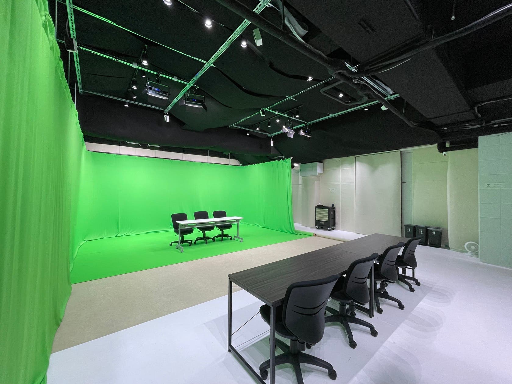 【山手線】鶯谷駅から徒歩9分│洗練された広さ約100㎡の映像収録＆ライブ配信スタジオ【Youtube/ウェビナー/対談】の写真13