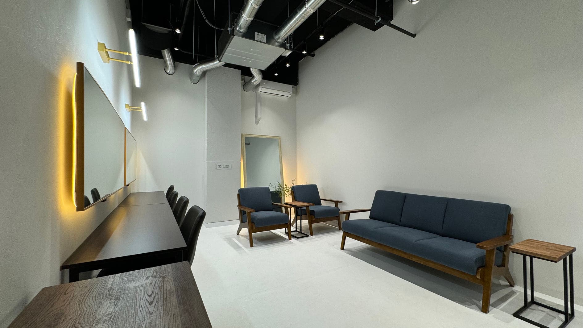 【山手線】鶯谷駅から徒歩9分│洗練された広さ約100㎡の映像収録＆ライブ配信スタジオ【Youtube/ウェビナー/対談】の写真17