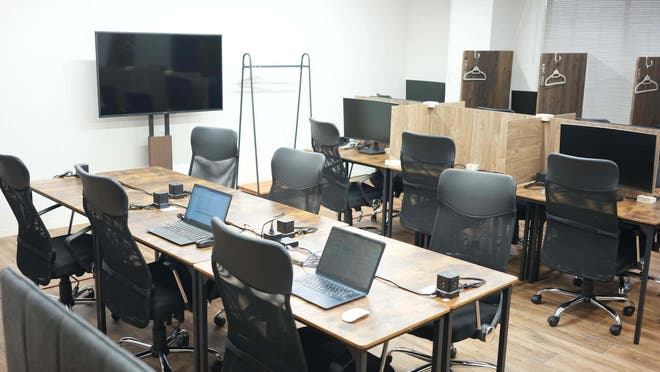 24時間、365日 利用可能なコワーキングスペース・自習室「クレガ本町」の写真3