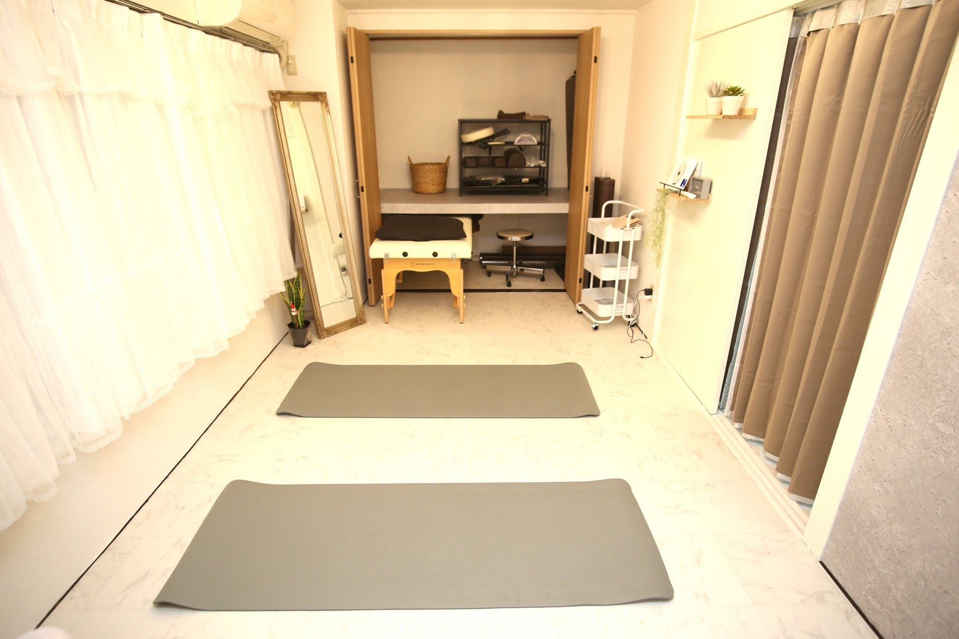 【赤羽駅5分】加湿器導入/電動昇降ベッド有孔/完全個室✨/とにかく広い！😊/待合室＋施術室完備！/Rainbowの写真14