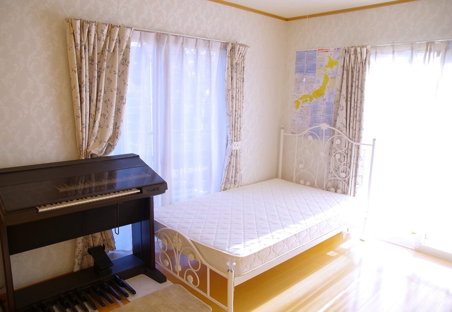 ☆自然光入るホワイト基調の洋室☆セルフ撮影/撮影会/ロケ/ビデオ撮影・演奏会・楽器練習・レッスン/教室などにの写真14