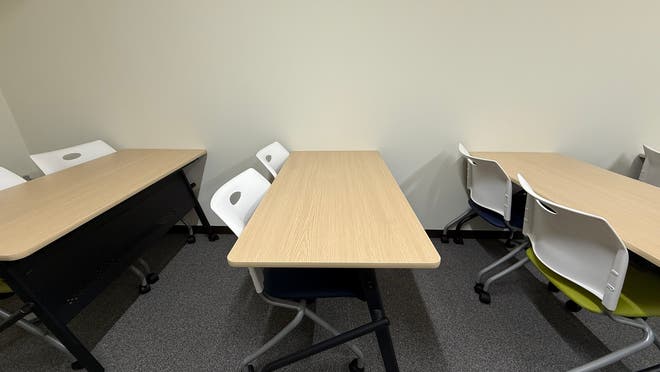 🥳心斎橋駅徒歩4分🎉最大16名!大型モニター/Wi-Fi/シンプルで使いやすい会議室の写真8