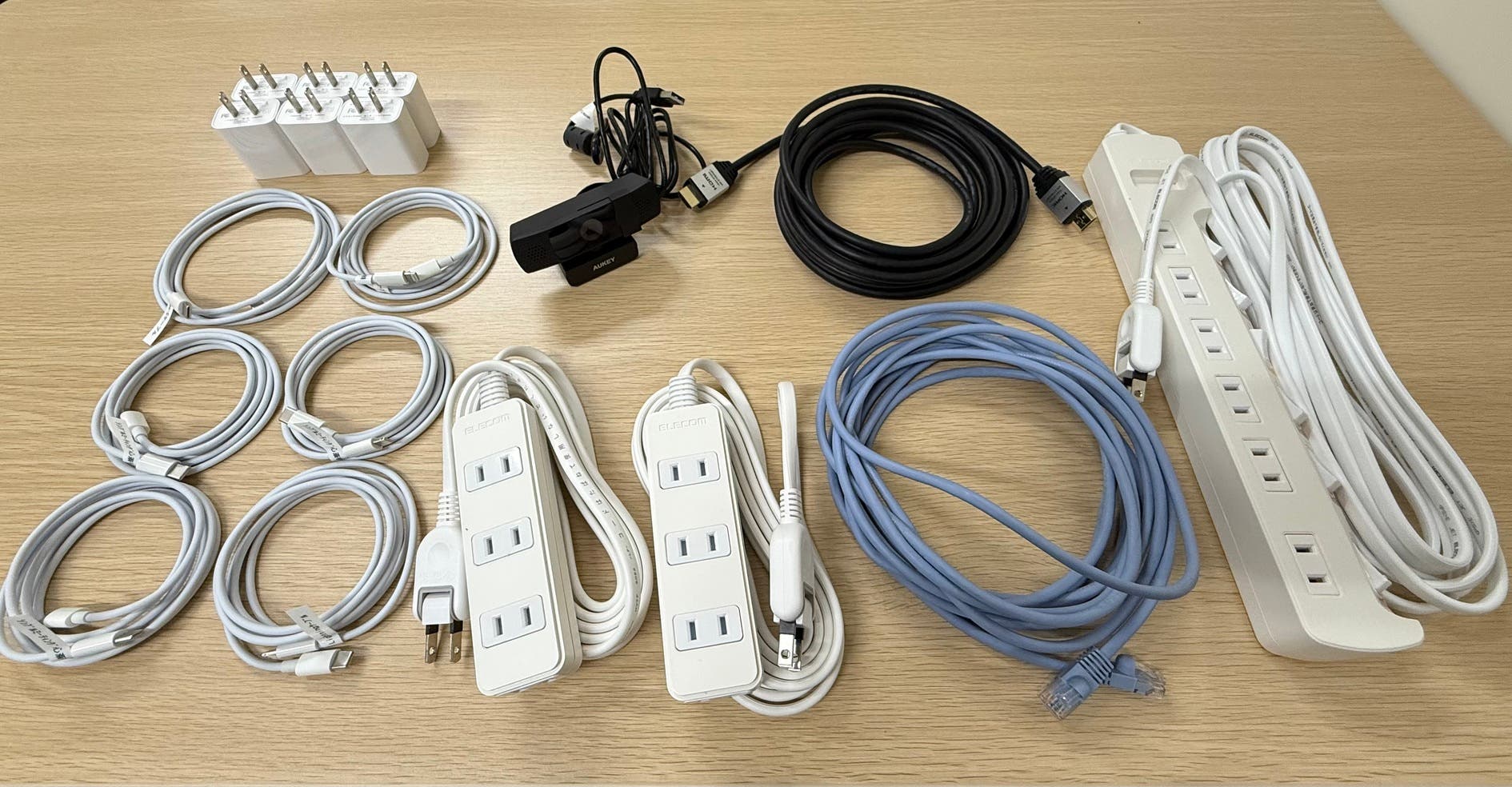 🥳心斎橋駅徒歩4分🎉最大16名！大型モニター/Wi-Fi/シンプルで使いやすい会議室の写真12