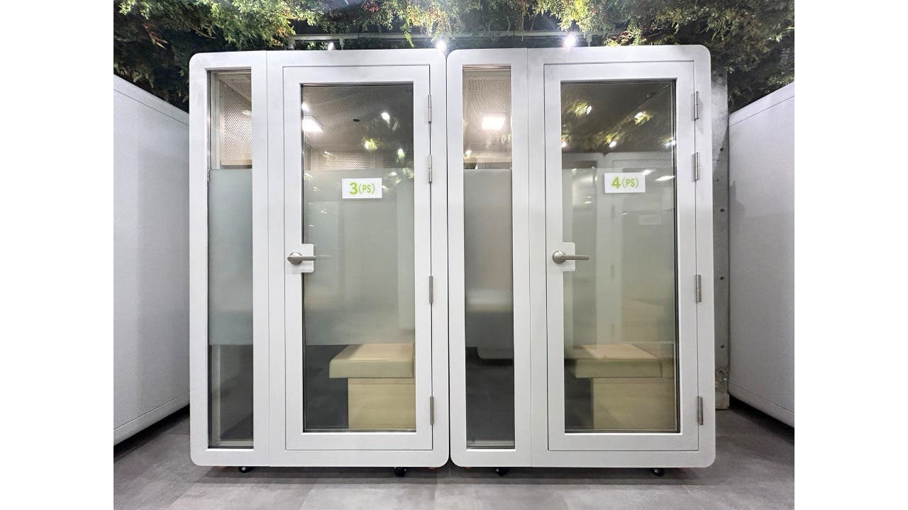 🌟1人のテレワークに🌟【新橋駅徒歩2分｜コワーキングスペース｜15PS】完全個室/無料Wi-Fi/電源/31.5inモニターの写真9