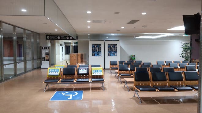 【テレキューブ】大分空港の個室型ワークブース(251-02)です。視線と音を遮る、プライベートな集中環境。の写真1