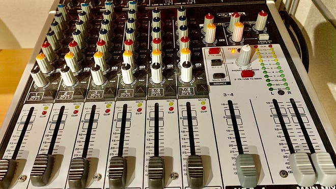 【楽器・歌唱練習/レッスン/リハーサル】お一人さま〜少人数に最適な防音スタジオの写真14