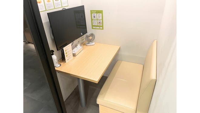 🌟1人テレワーク🌟【新宿駅東口徒歩2分|コワーキングスペース|32PS】完全個室/無料Wi-Fi/電源/31.5inモニターの写真1