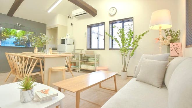 🦊京都駅5分🚃のんびり☘️明るく清潔💎大人気ゲーム機🎮Fire TV💛女子会/推し活👑ママ会/映画鑑賞🎬集中空間の写真3