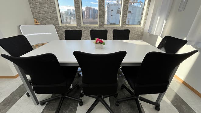 新小岩駅徒歩4分 4階会議室 着席人数8名。会議、面接、商談などに最適の写真16