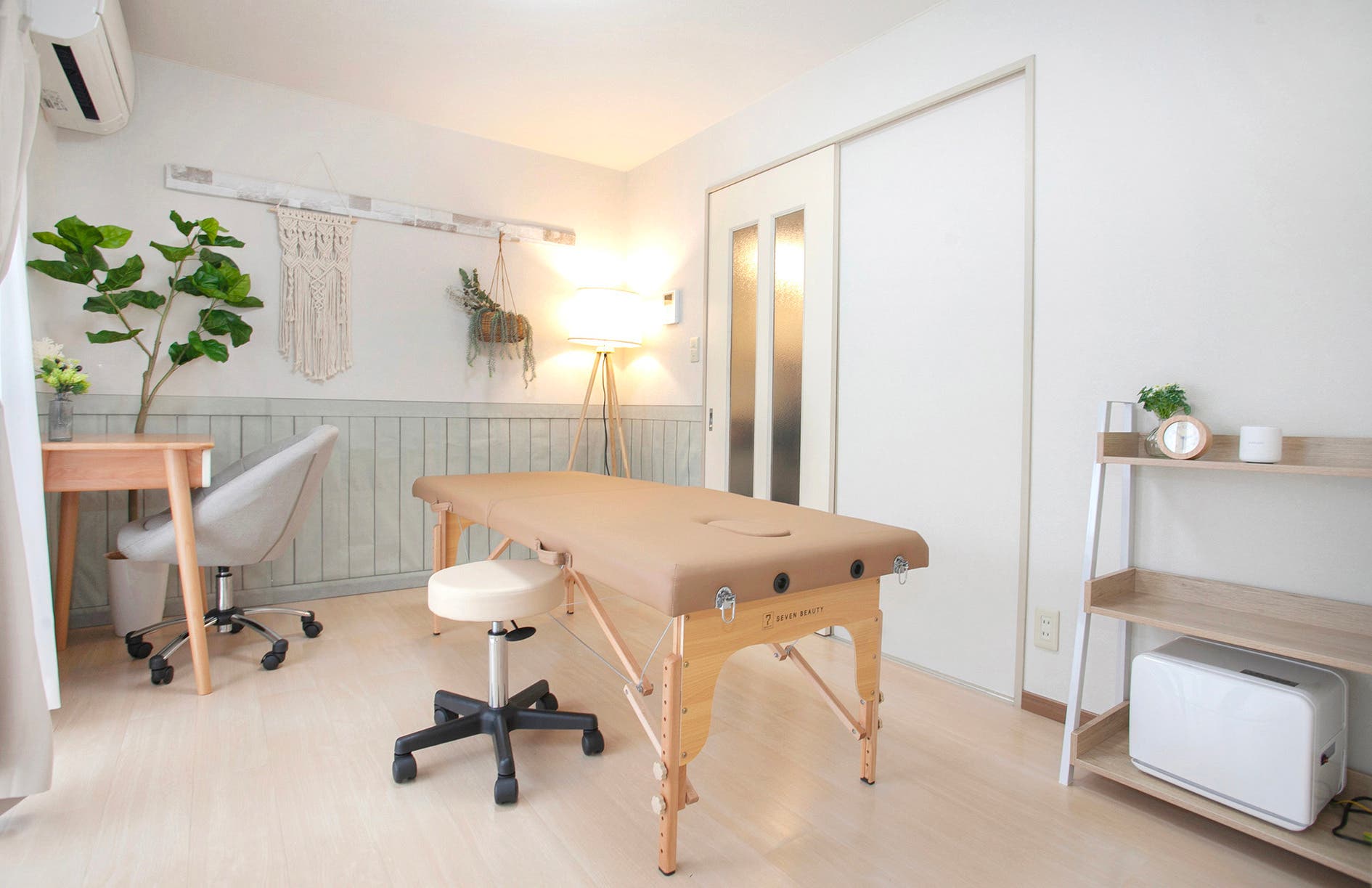 [OPEN記念価格][見学無料]所沢エミテラスより徒歩1分！完全個室の北欧風プライベートサロンの写真1