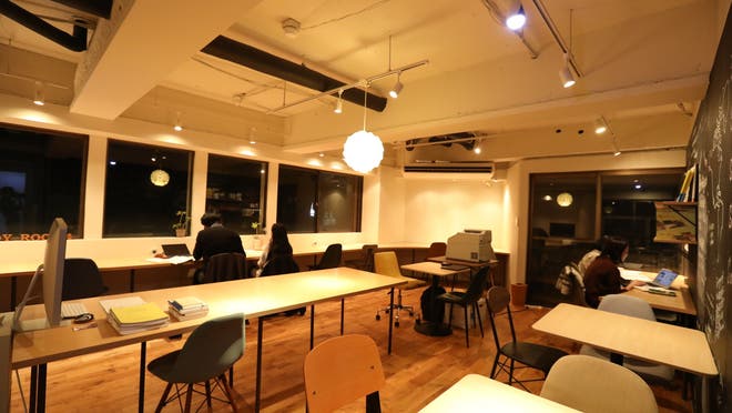 【京都】無垢の木を用いた居心地の良いスペースなら、無機質な会議室ではできない京都らしい落ち着いた会議・セミナー・説明会が可能に。の写真5