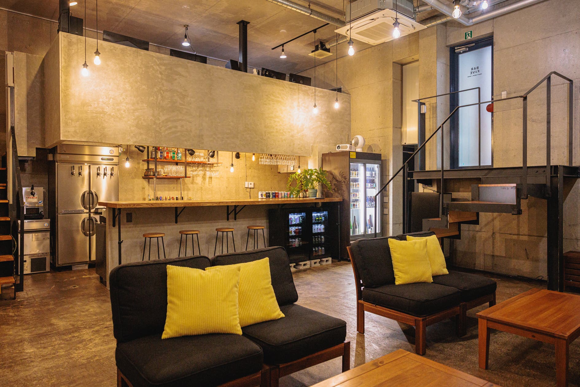 天高４m｜屋外地下ガーデン｜自然光｜撮影・インタビュー・ワークショップ・イベント・パーティー等に最適なコンクリデザイン空間の写真4