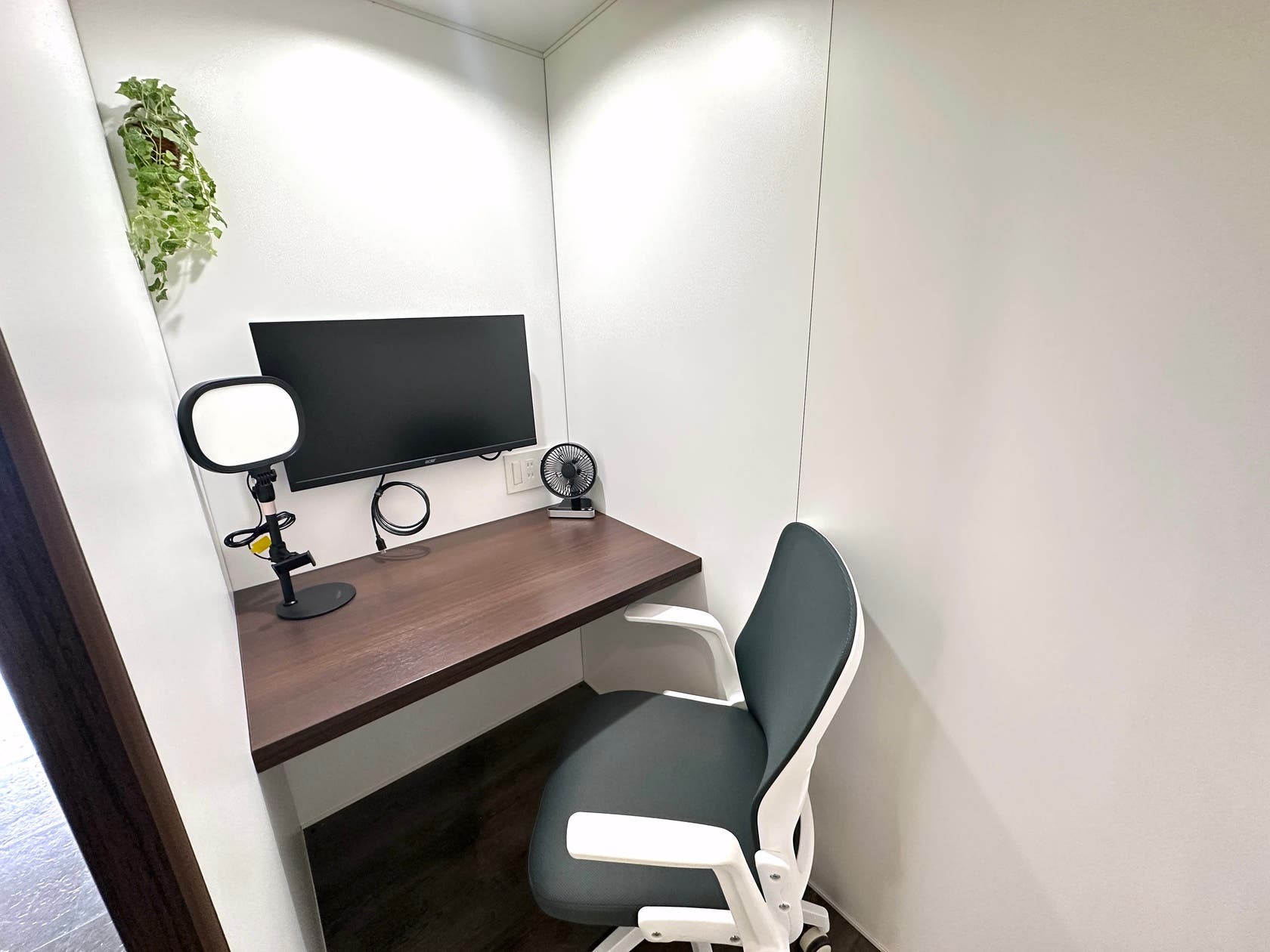 ＜PaO Work紙屋町駅東　野村不動産広島ビルNo.1＞紙屋町シャレオ徒歩30秒✨1人用個室🚪Wi-Fi📶モニター🖥️電源🔌の写真4