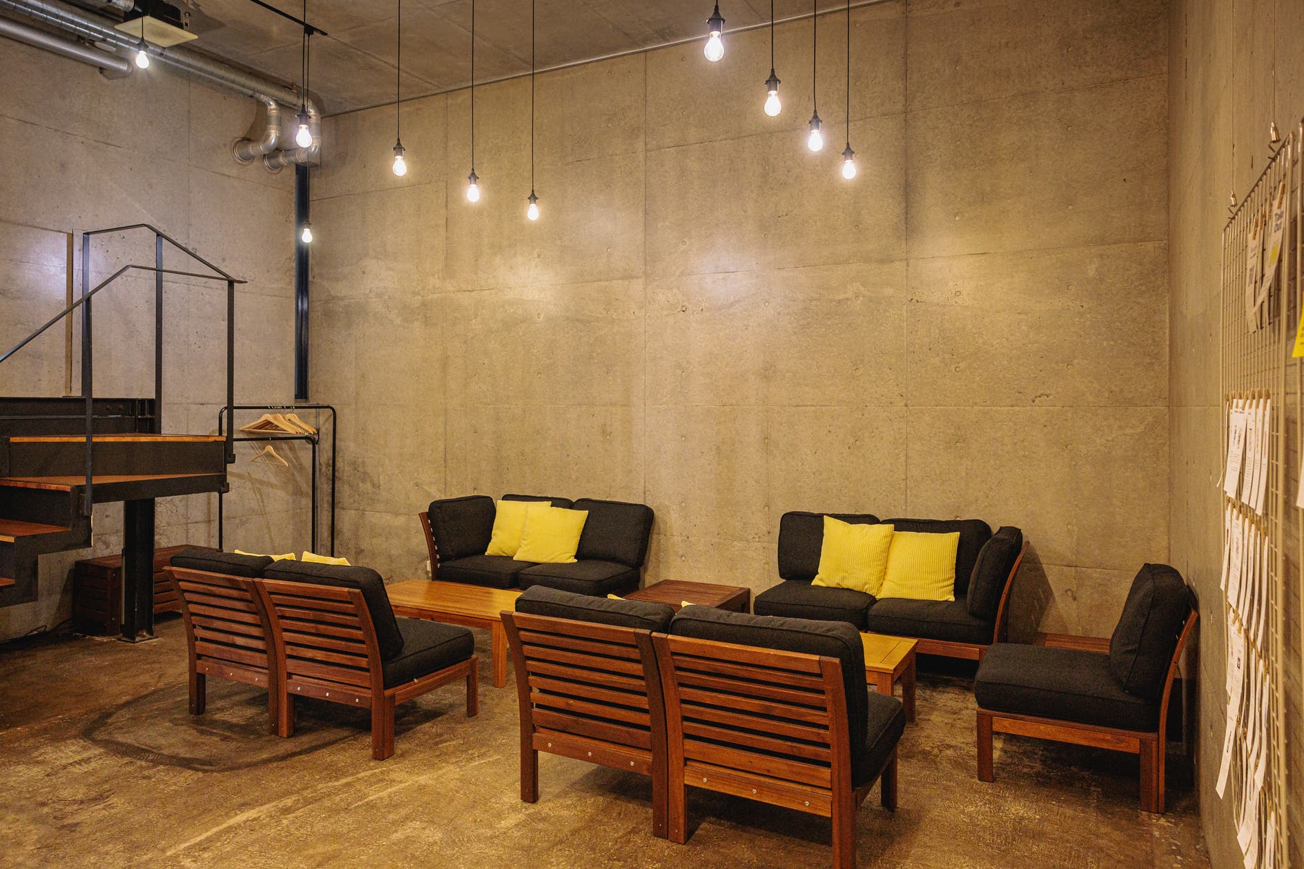 天高４m｜屋外地下ガーデン｜自然光｜撮影・インタビュー・ワークショップ・イベント・パーティー等に最適なコンクリデザイン空間の写真6