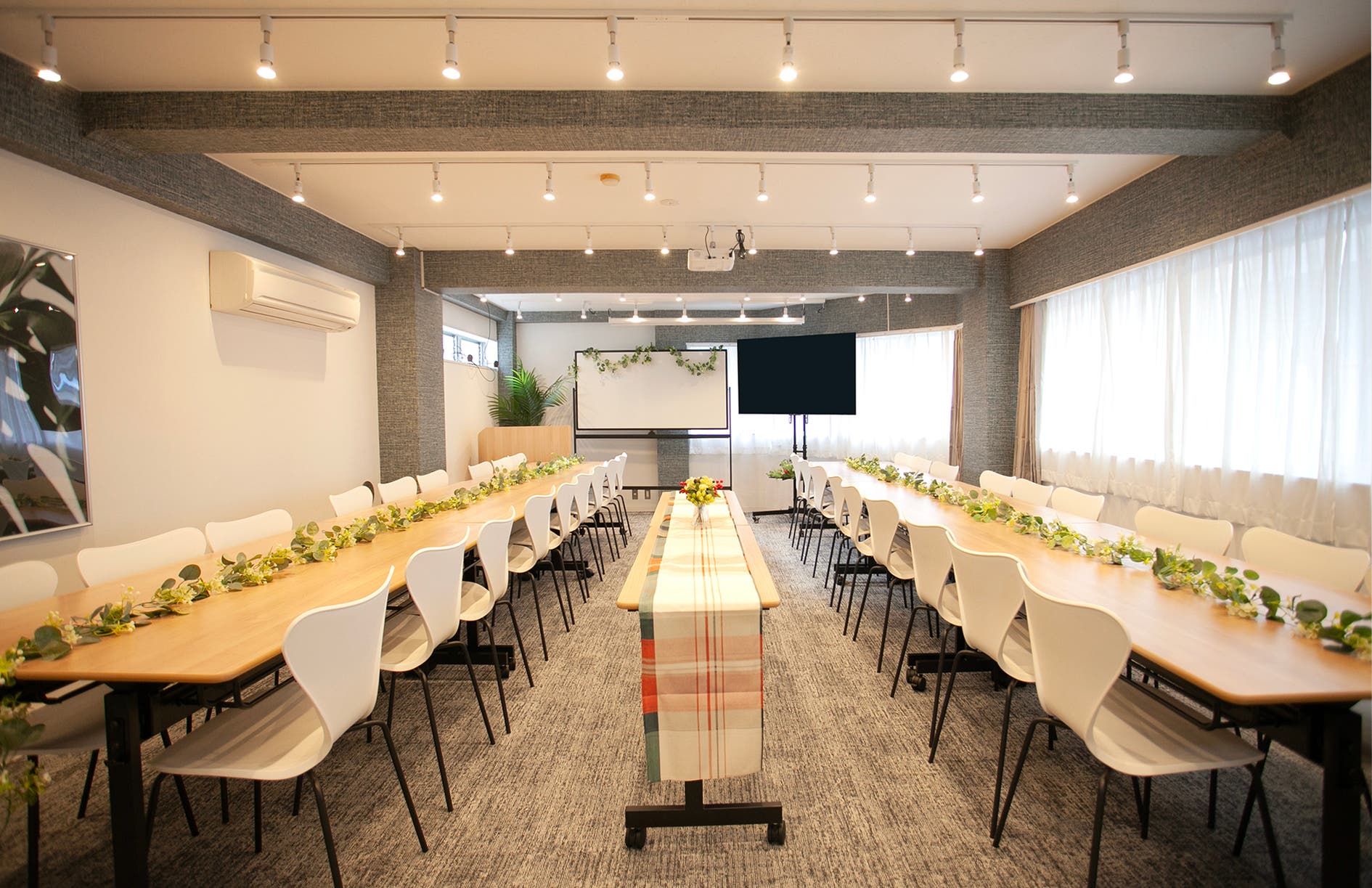 池袋駅東口徒歩４分/40名収容/毎日清掃/会議/セミナー/研修/懇親会/交流会/ボードゲーム/撮影/整体/推し活/光10GBの写真5