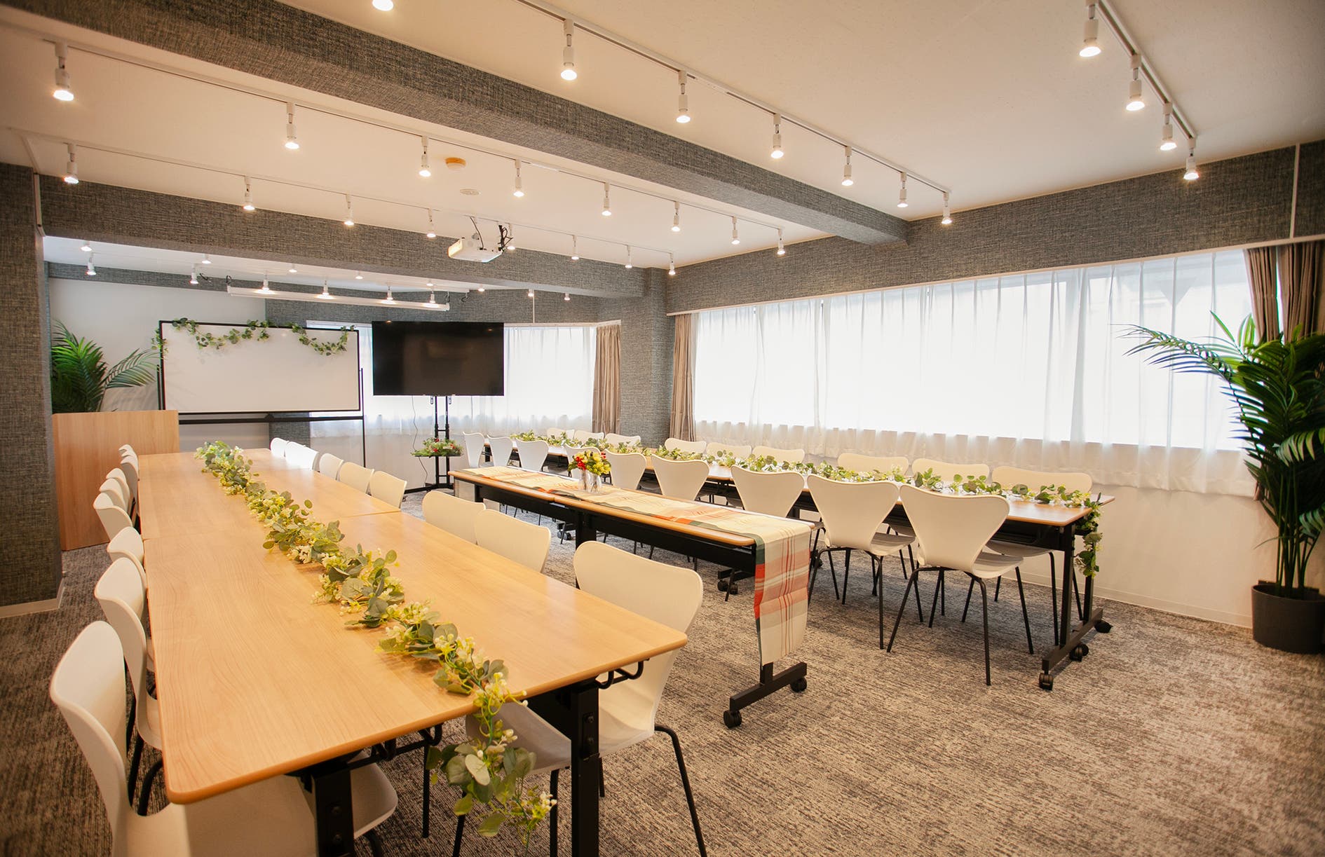 池袋駅東口徒歩４分/40名収容/毎日清掃/会議/セミナー/研修/懇親会/交流会/ボードゲーム/撮影/整体/推し活/光10GBの写真6