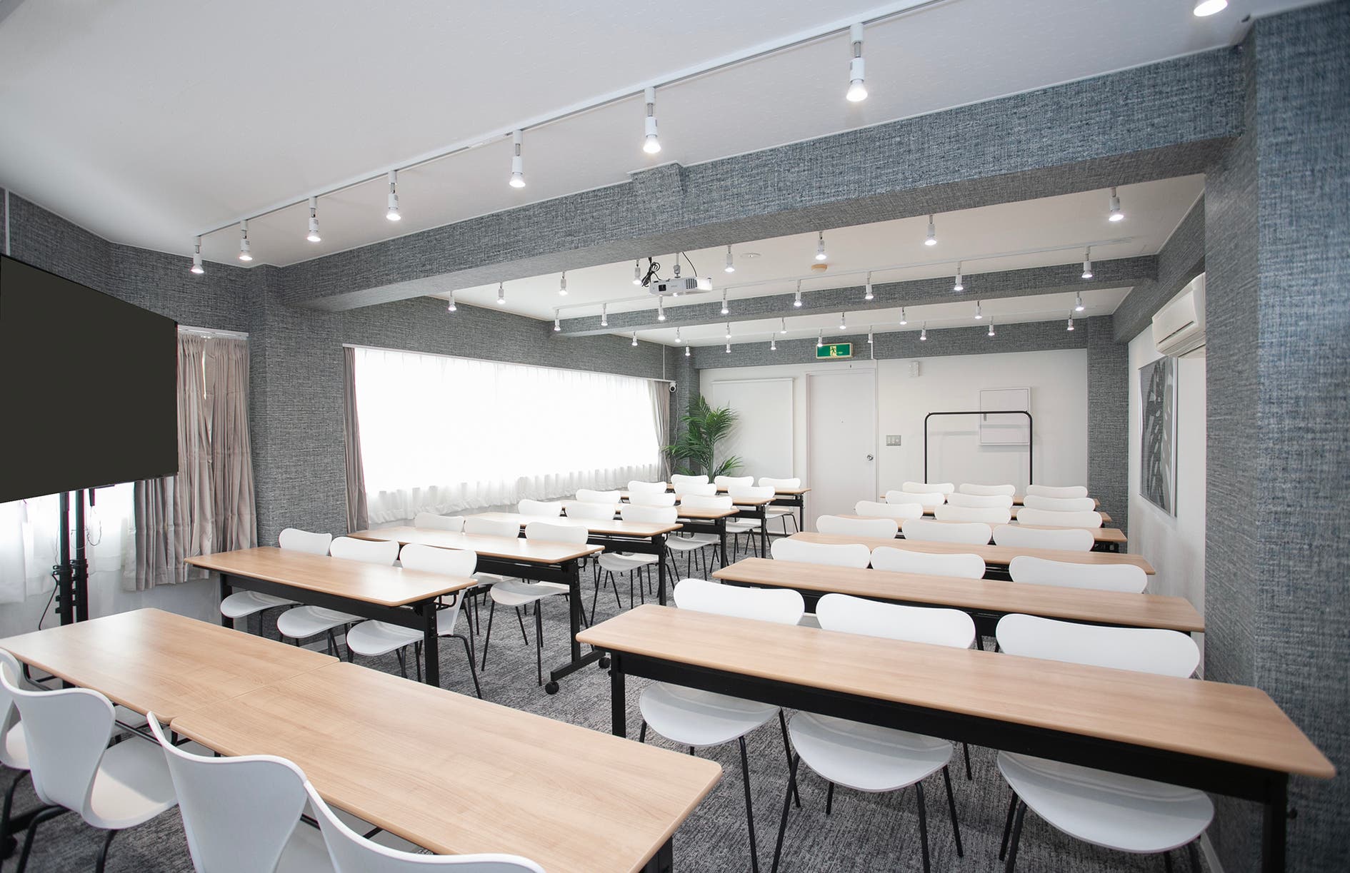 池袋駅東口徒歩４分/40名収容/毎日清掃/会議/セミナー/研修/懇親会/交流会/ボードゲーム/撮影/整体/推し活/光10GBの写真10