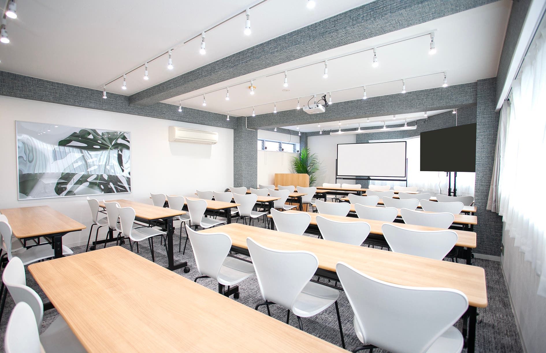 池袋駅東口徒歩４分/40名収容/毎日清掃/会議/セミナー/研修/懇親会/交流会/ボードゲーム/撮影/整体/推し活/光10GBの写真11