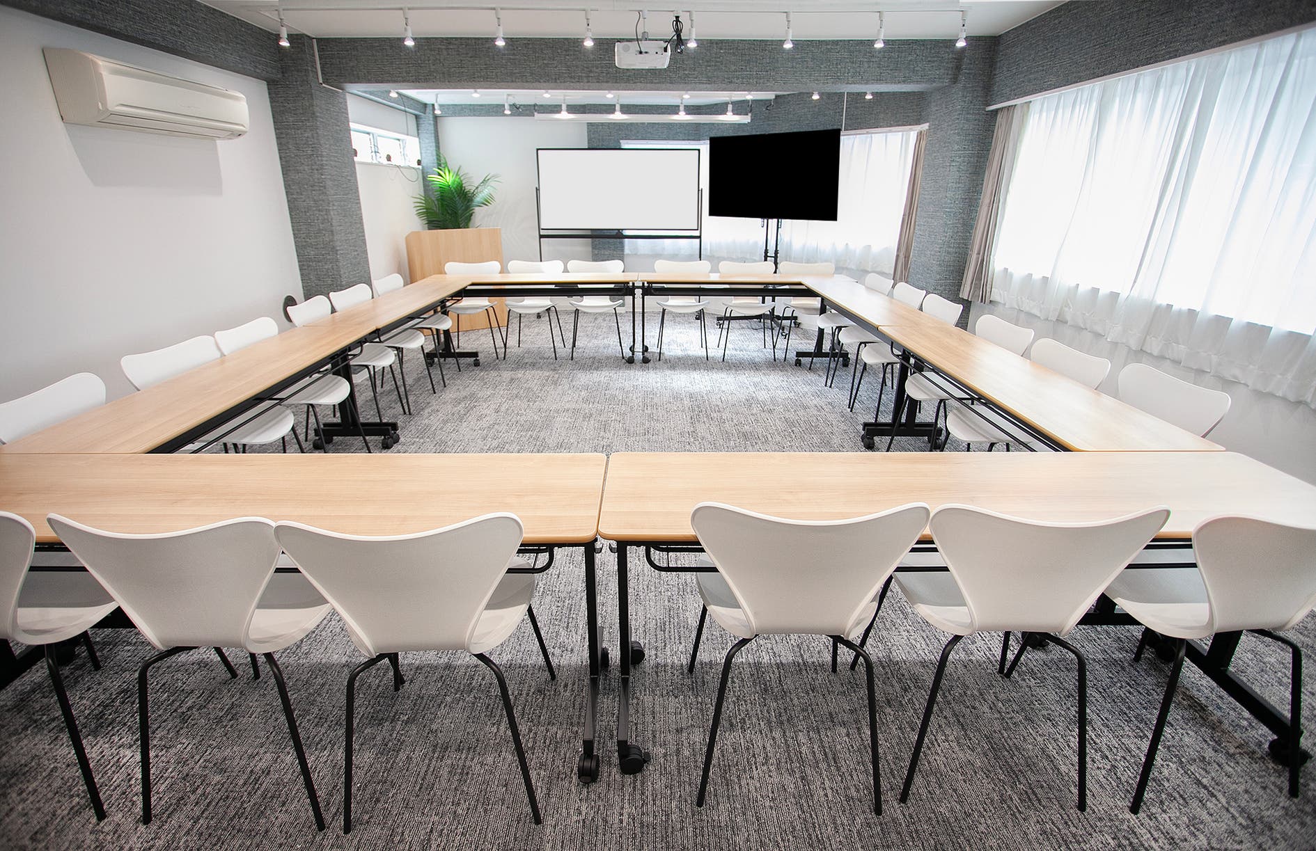 池袋駅東口徒歩４分/40名収容/毎日清掃/会議/セミナー/研修/懇親会/交流会/ボードゲーム/撮影/整体/推し活/光10GBの写真14