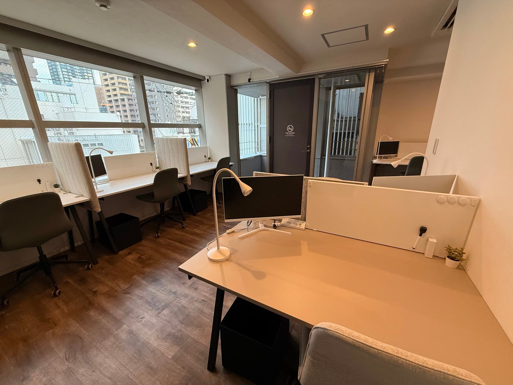 🥳おしゃれで快適なコワーキングスペース🎉デスクNo.⑦💡ドリンクサーバー☕️プリンター有🖨の写真6