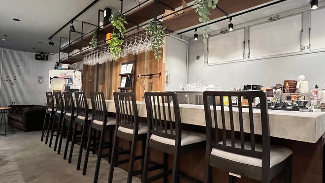 【🎬撮影・収録・インタビュー向け】幡ヶ谷駅徒歩1分|バー空間を完全貸切|ポーカーテーブルありの写真2