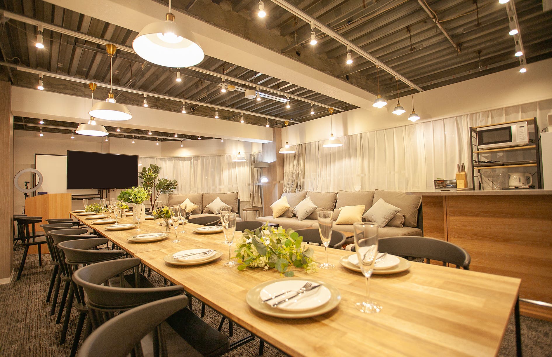 池袋東口徒歩４分/30名収容/毎日清掃/毎月内装変更/パーティー/イベント/推し活/懇親会/交流会/ボドゲ/撮影/会議/セミナーの写真3