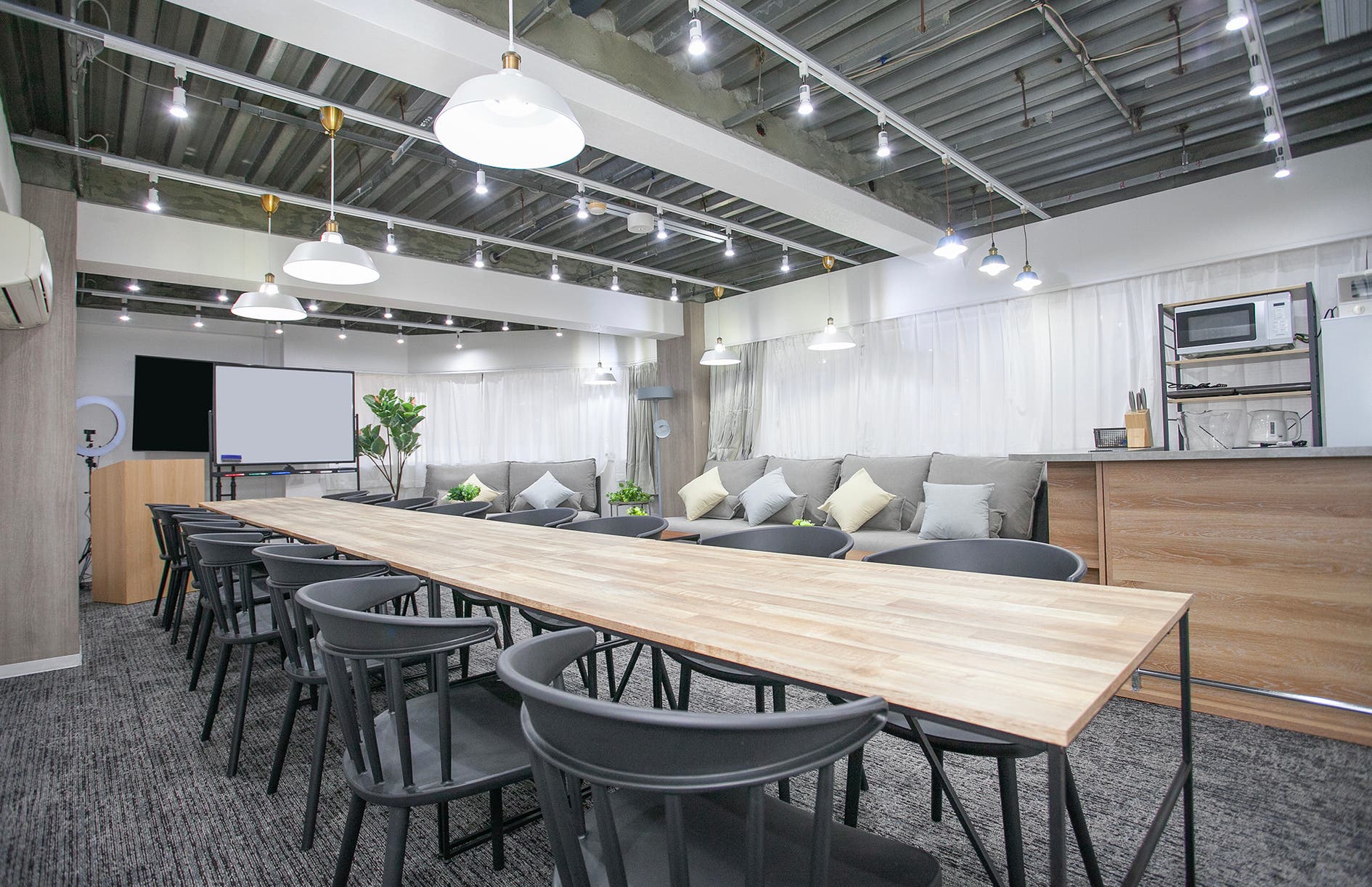 池袋東口徒歩４分/30名収容/毎日清掃/毎月内装変更/パーティー/イベント/推し活/懇親会/交流会/ボドゲ/撮影/会議/セミナーの写真14