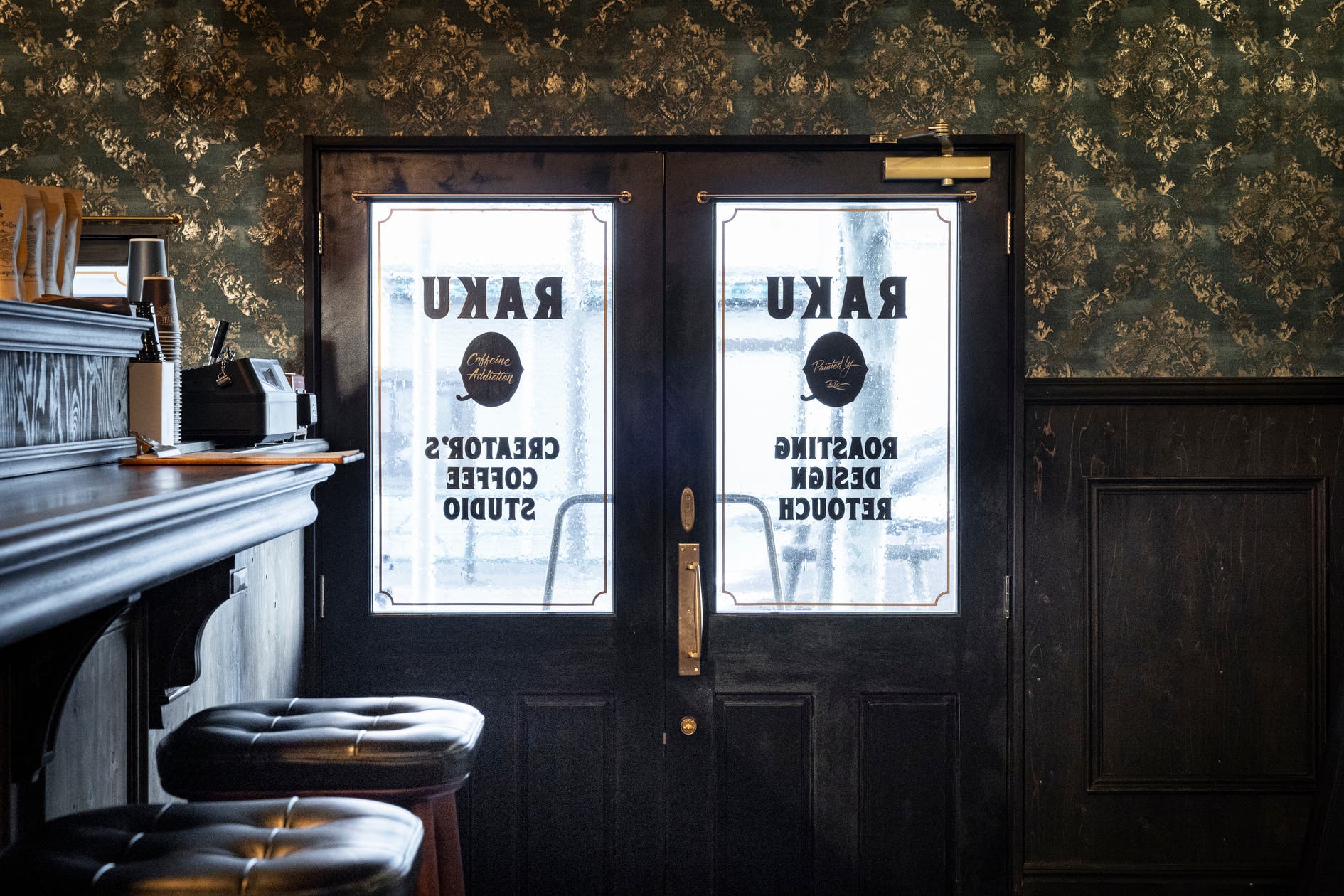 雰囲気のあるカフェシーンの撮影が可能なスタジオ＆レンタルスペースの写真6