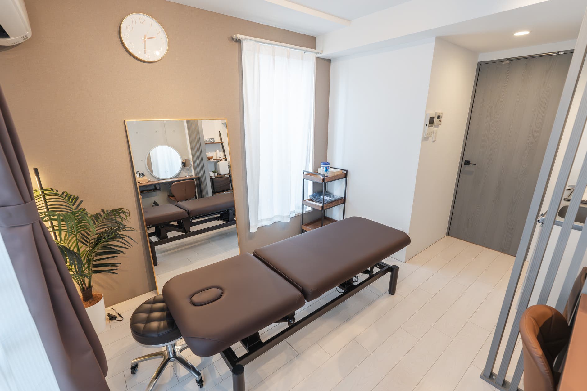 【荻窪駅1分】完全個室プライベートサロン✨ブラウンを基調とした良質空間🌿の写真6