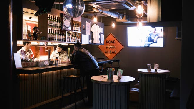 【恵比寿 徒歩4分】アメリカンコンセプトの隠れ家バー🇺🇸/団体利用/イベント/結婚式二次会/誕生日/交流会の写真1